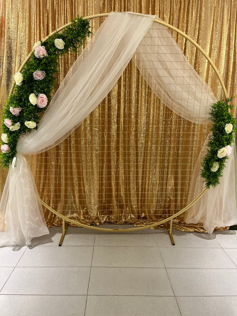 Location-Grand Cercle métallique avec tissu et fleur – La Fiesta Ideal